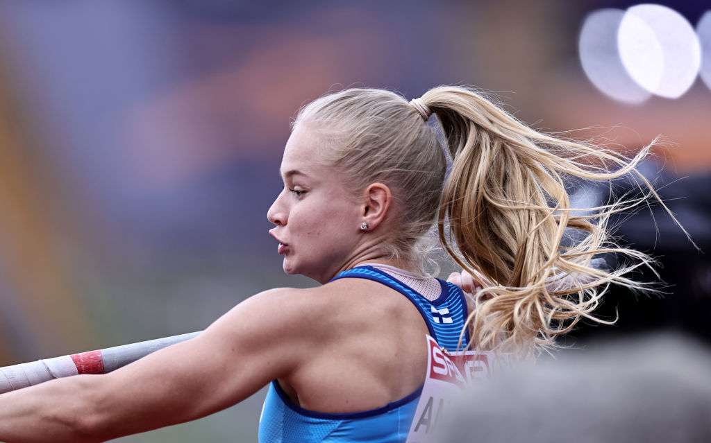 Saga Andersson esitteli uusia treenivaatteitaan – fanit sulaa vahaa ...